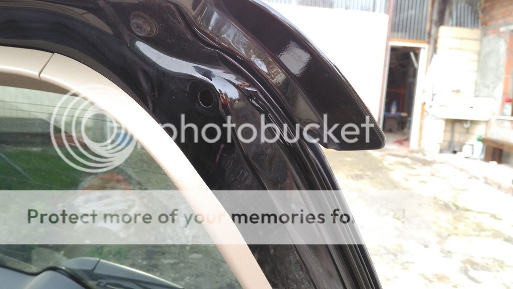 TOYOTA RAV4 - referencia goma retenedora puerta trasera - A Punto...